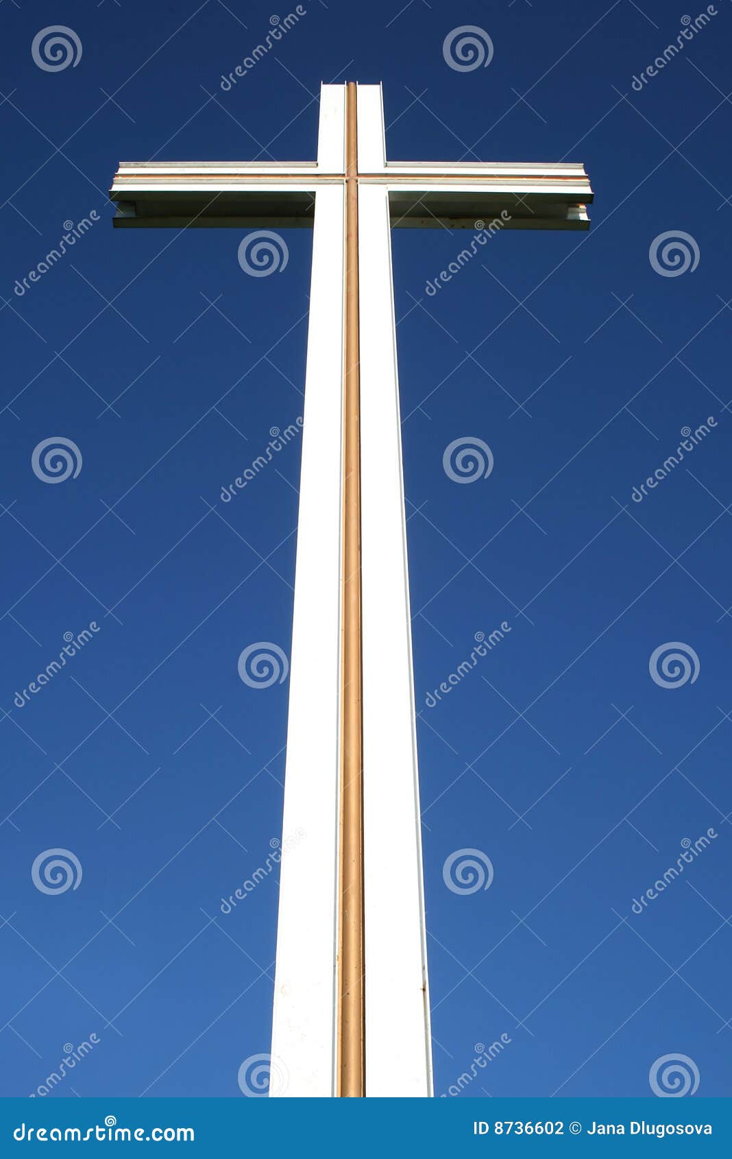 Cruz papal foto de stock. Imagem de céu, cruz, ninguém - 8736602