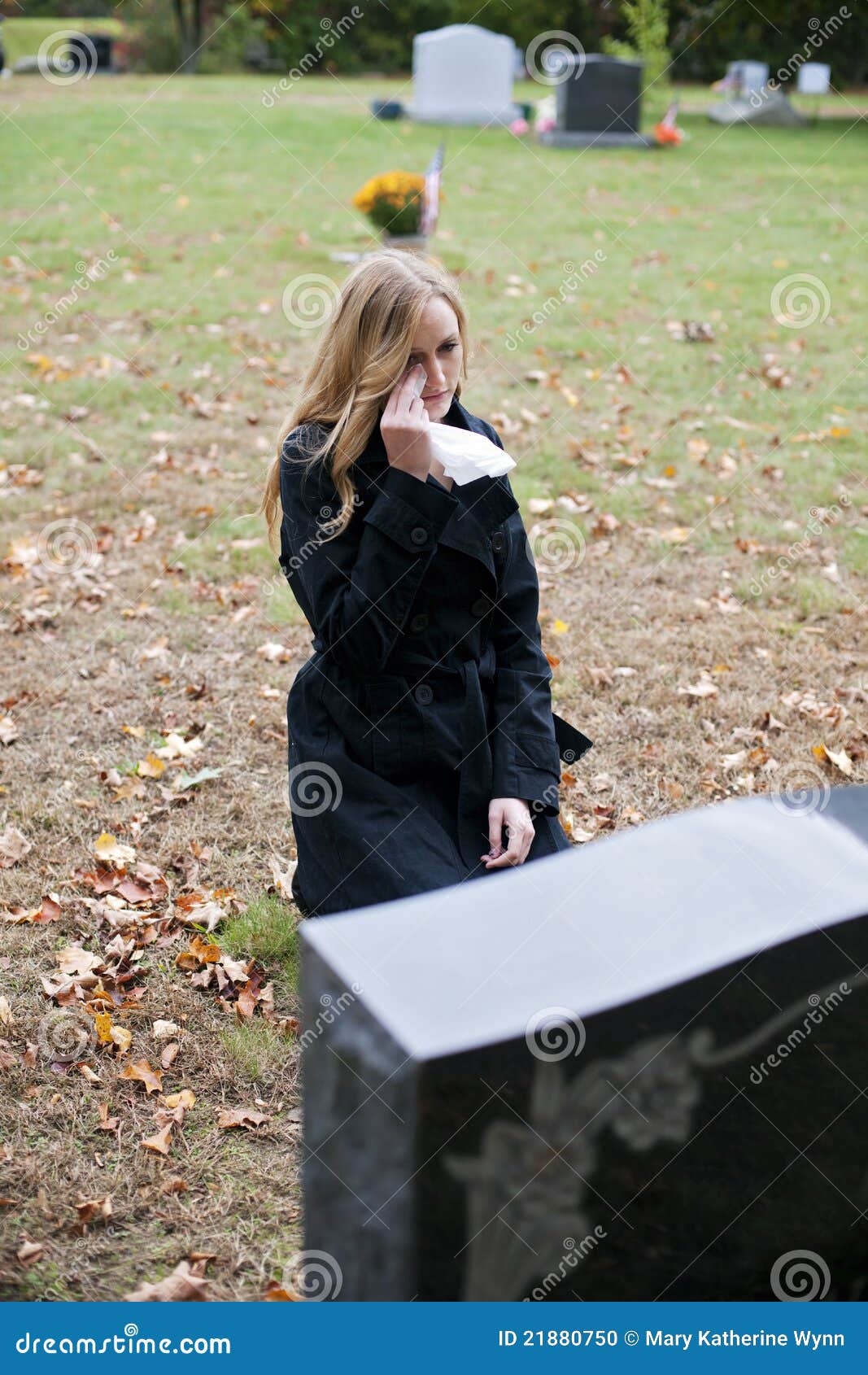 Crying woman in cemetery stock photo. Image of life, daughter - 21880750