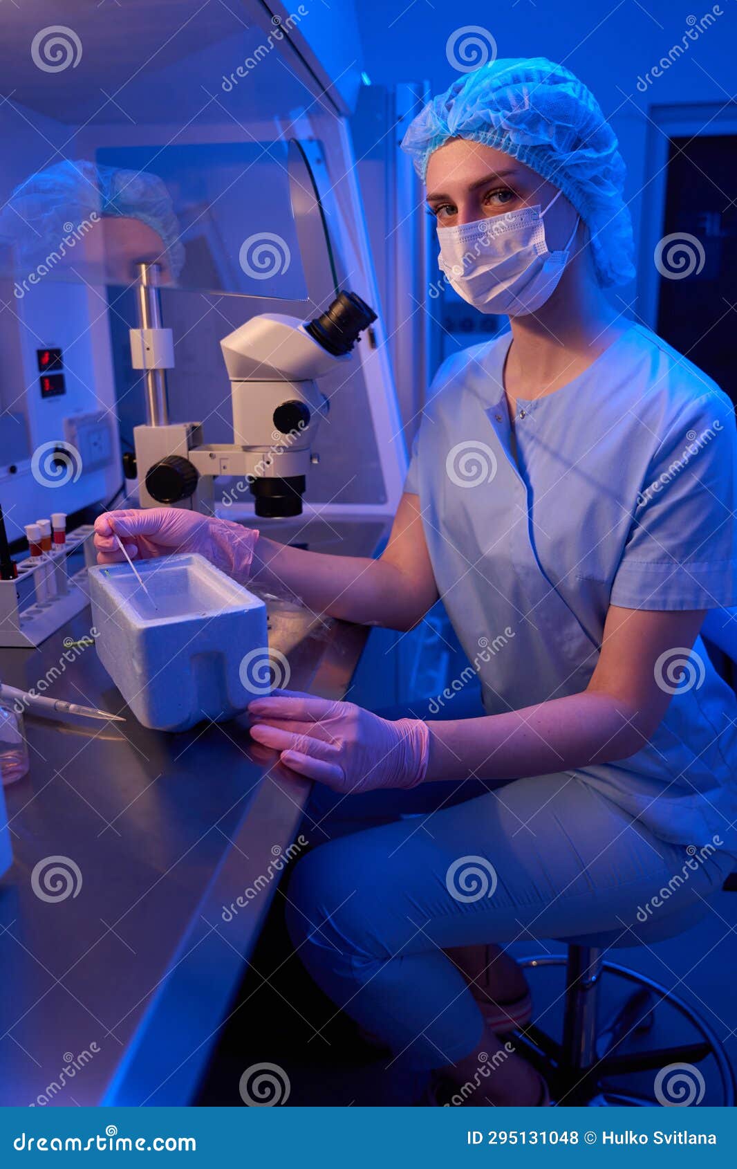 Cryopreservation Expert Freezing Cells in Cryogenic Freezer Box Stock ...