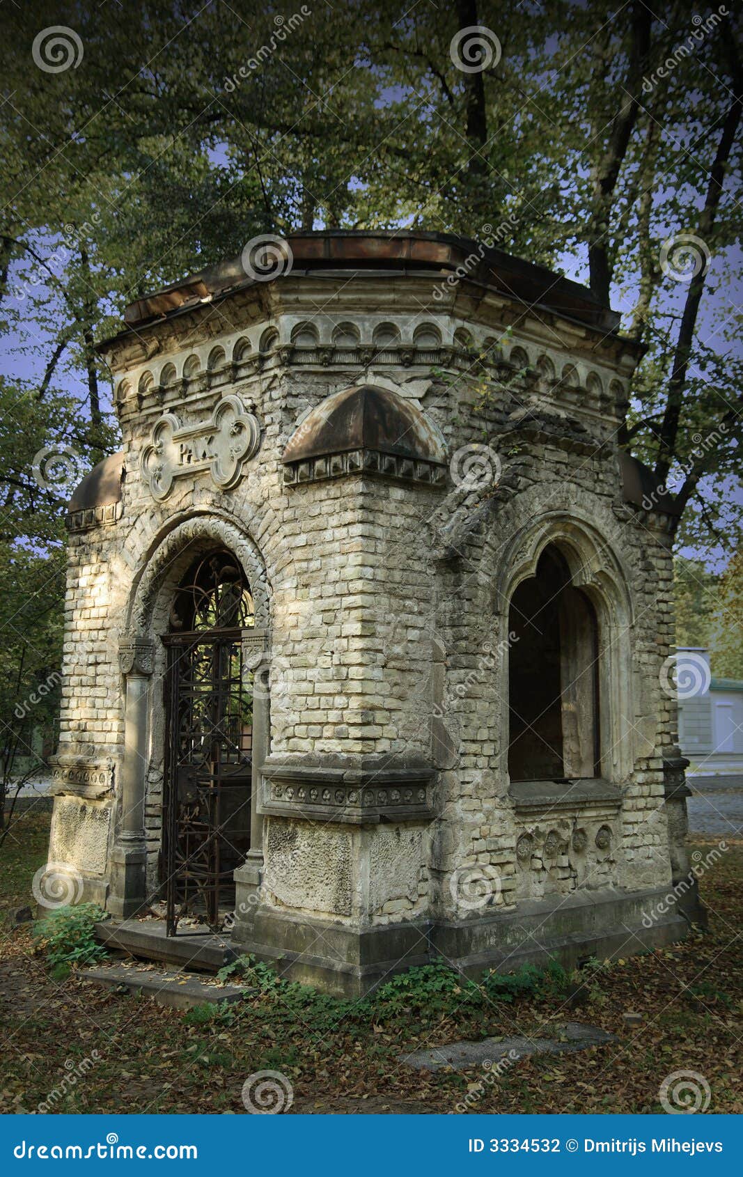 Crypt stock photo. Image of frightening, cross, mansion - 3334532