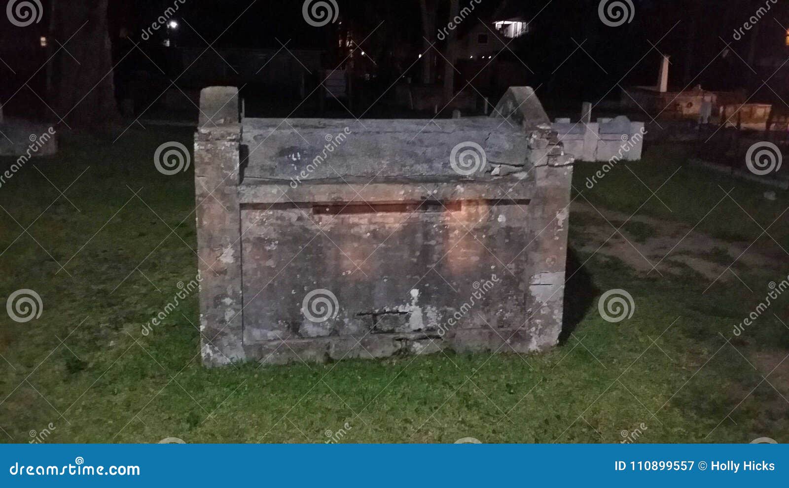 Tomb stock image. Image of grave, crypt, graveyard, historic - 110899557