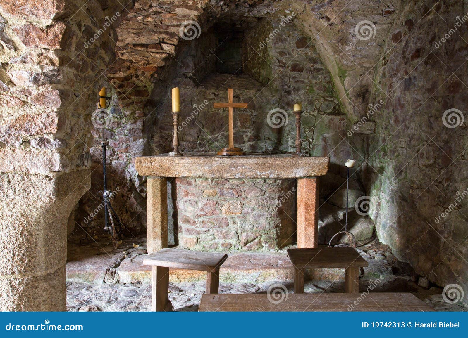 Crypt inside a castle stock image. Image of orgueil, hidden - 19742313