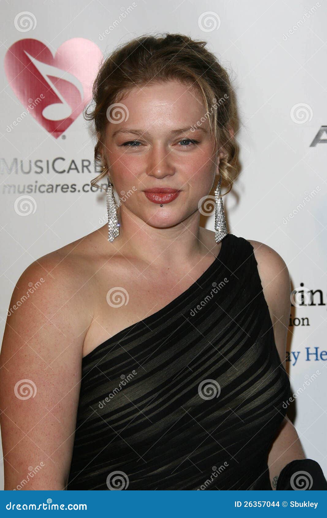 Crystal Bowersox editorial stock image. Image of center - 26357044