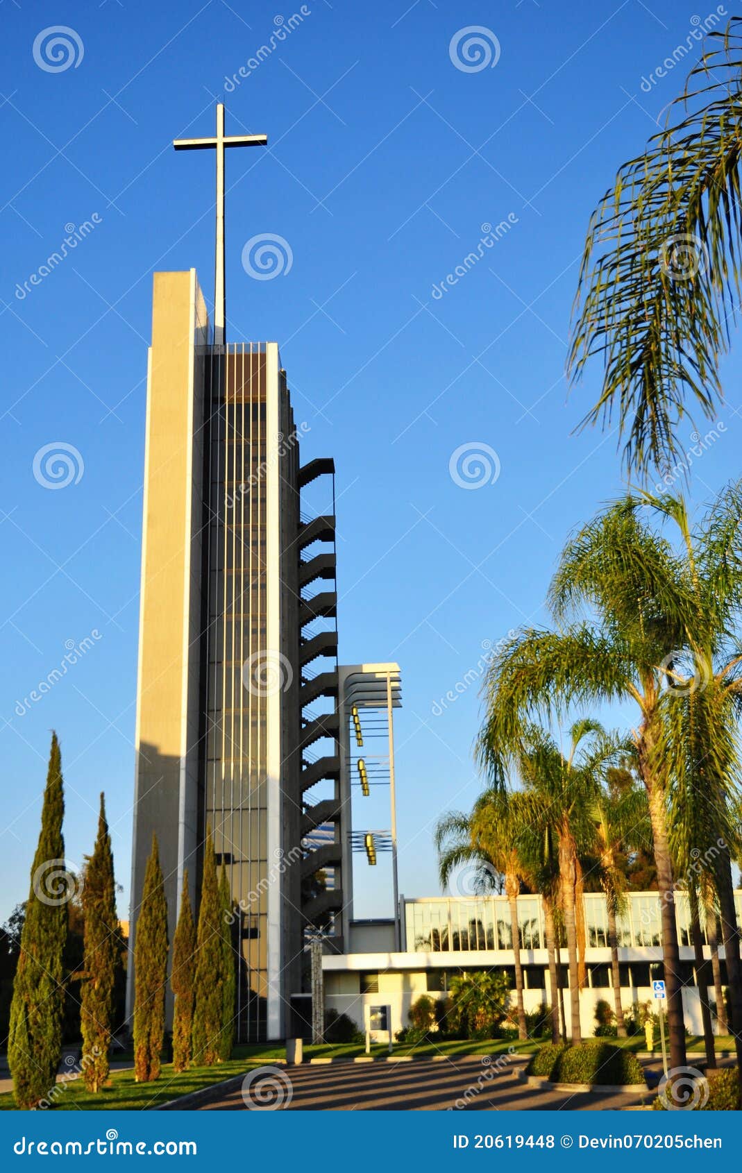 The Crystal Cathedral stock photo. Image of jesus, center - 20619448