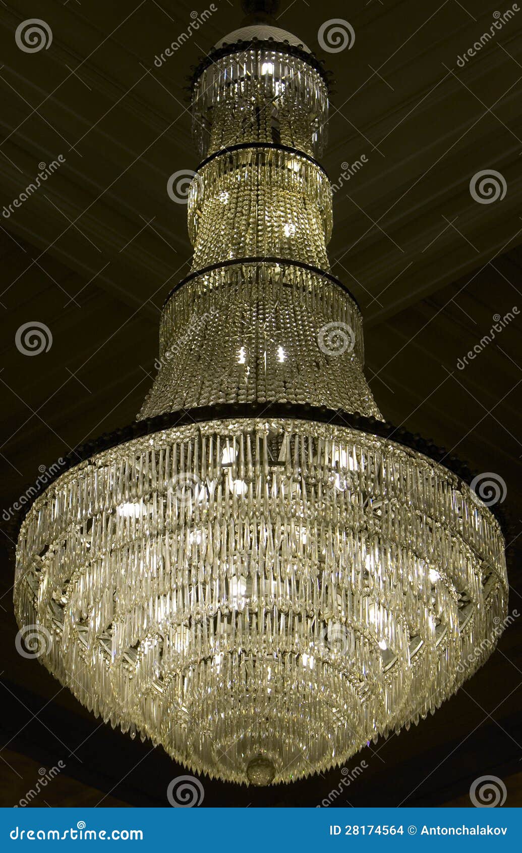 Crystal chandlier stock photo. Image of lighting, lights - 28174564