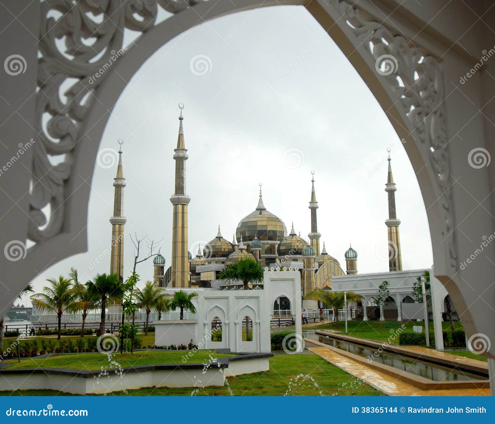 The Crystal Mosque editorial stock image. Image of crystal - 38365144