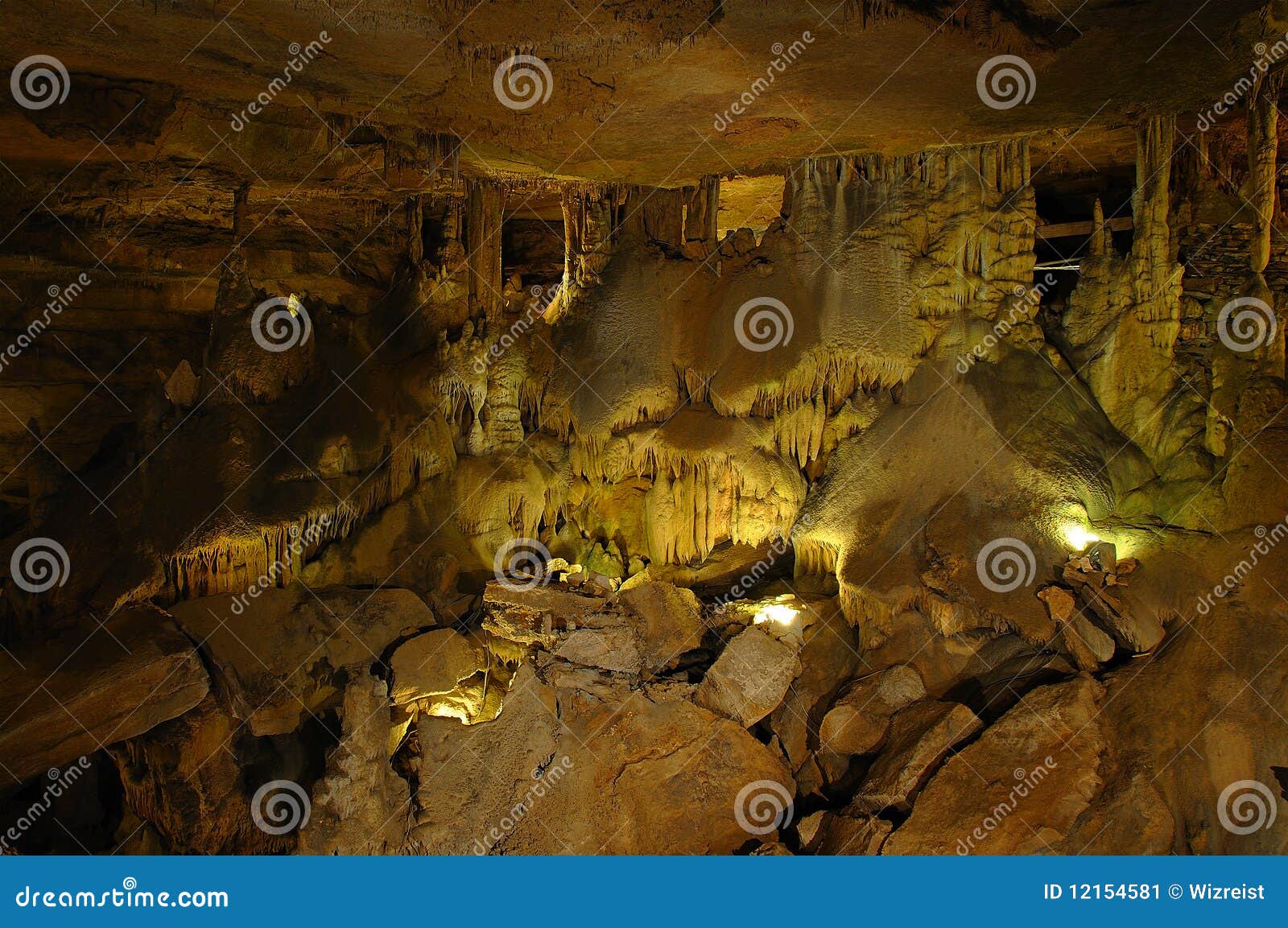 Crystal Palace Room in Caverns Stock Image - Image of tennessee ...