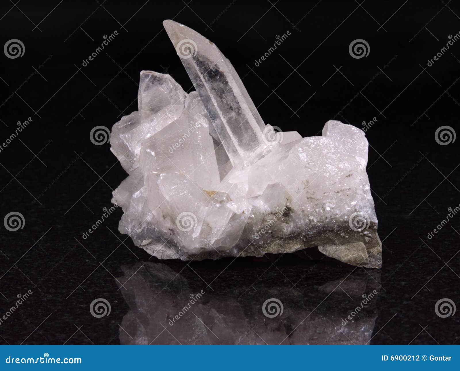 Crystal rock arkivfoto. Bild av objekt, blankt, naturligt - 6900212