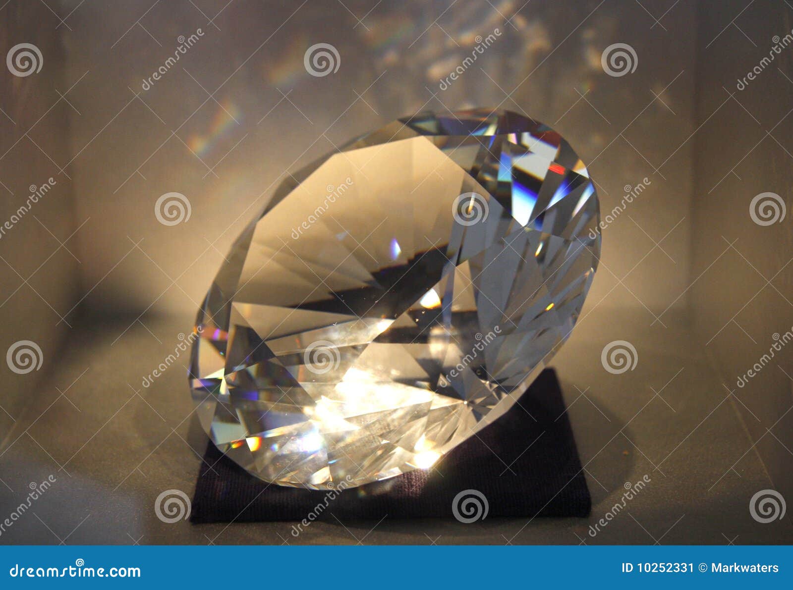 Crystal swarowski redaktionell bild. Bild av kristall - 10252331