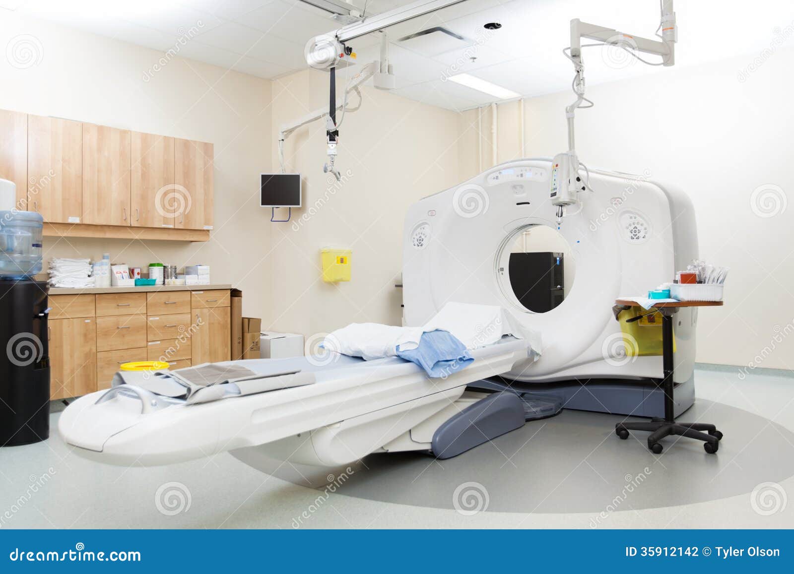 Ct-Scan-Raum Im Krankenhaus Stockfoto - Bild von strahlung, radiologie ...