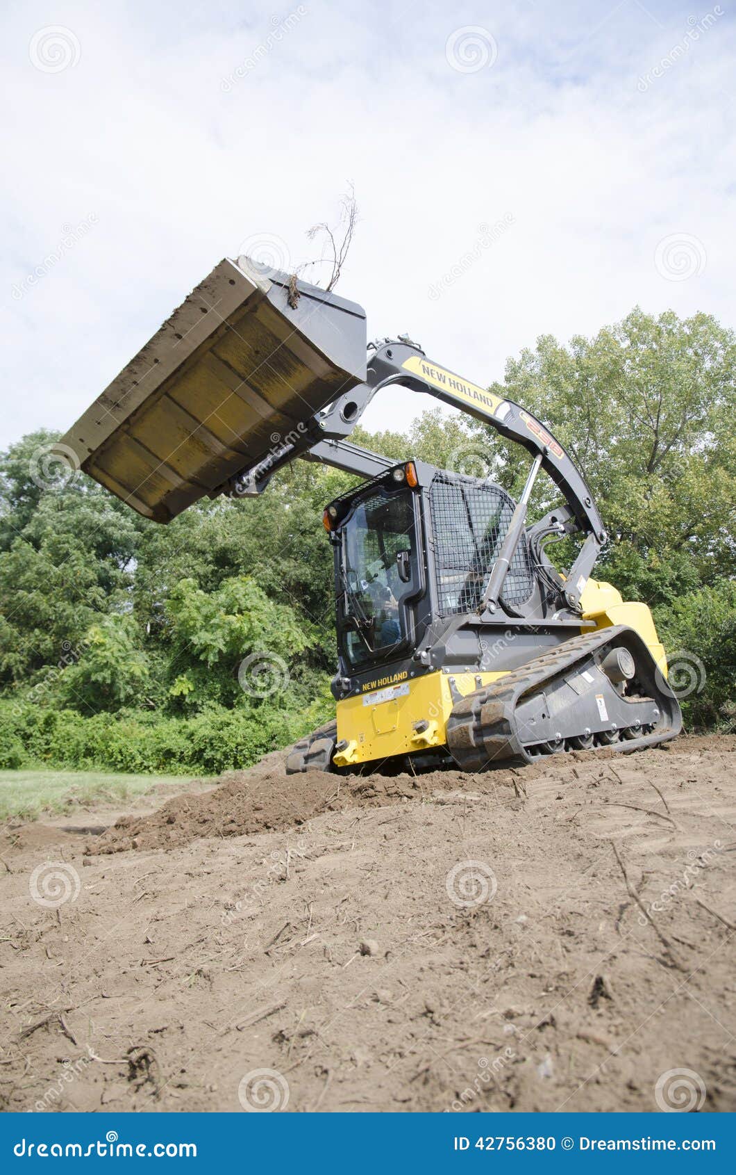 CTL Pushing Dirt editorial image. Image of dirt, vehicle - 42756380