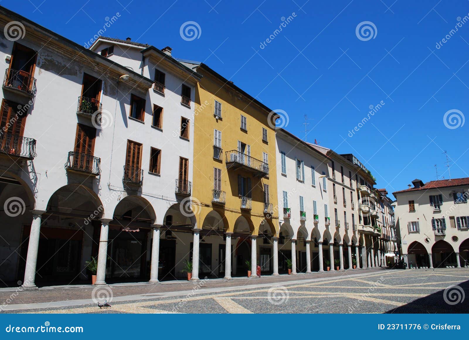 Cuadrado De La Catedral, Novara Foto de archivo - Imagen de italia ...