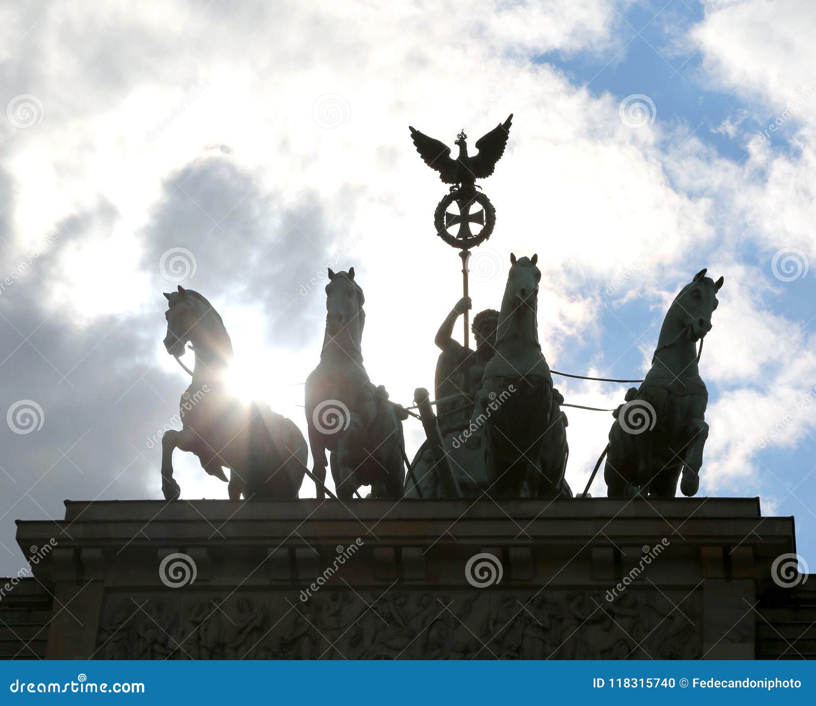 Cuadriga De Berlin Germany Con Cuatro Caballos Foto de archivo - Imagen ...