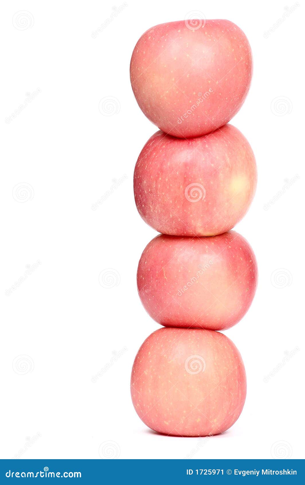 Cuatro manzanas rosadas imagen de archivo. Imagen de fruta - 1725971