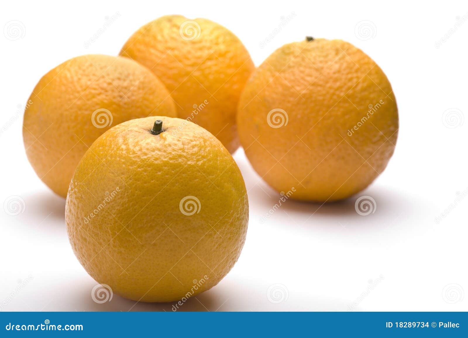 Cuatro naranjas foto de archivo. Imagen de comestible - 18289734