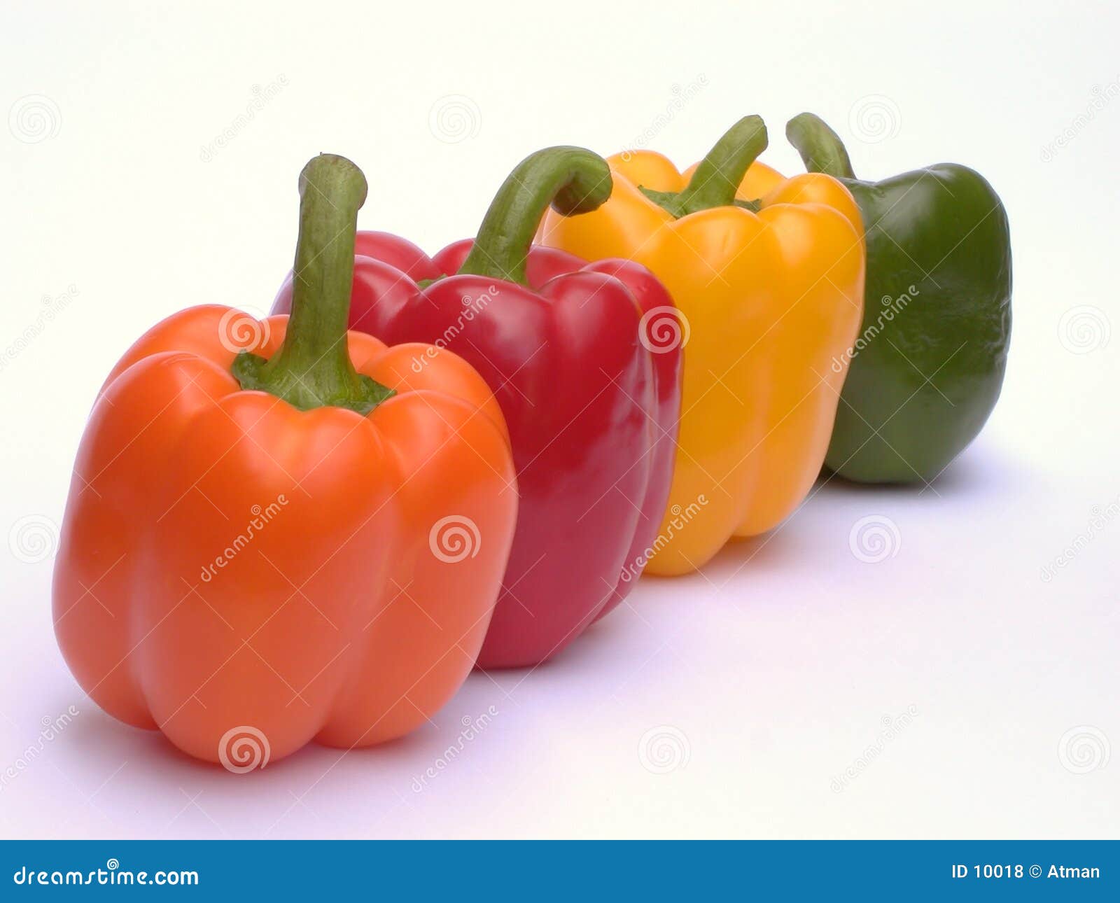 Cuatro paprikas foto de archivo. Imagen de verde, aislado - 10018