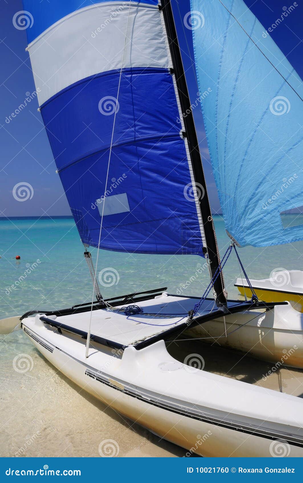 Cuban Beach and Saling Boat Stock Photo - Image of calm, water: 10021760