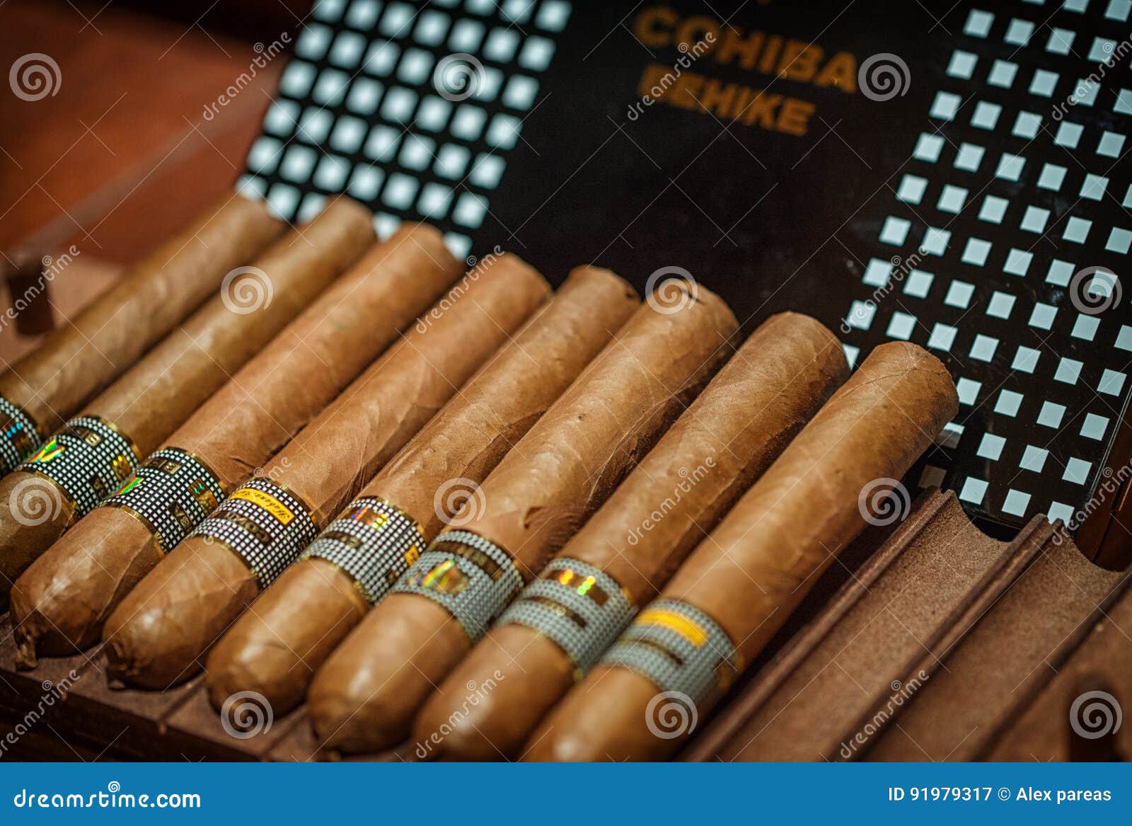 Cuban cigars in box editorial photography. Image of havana - 91979317
