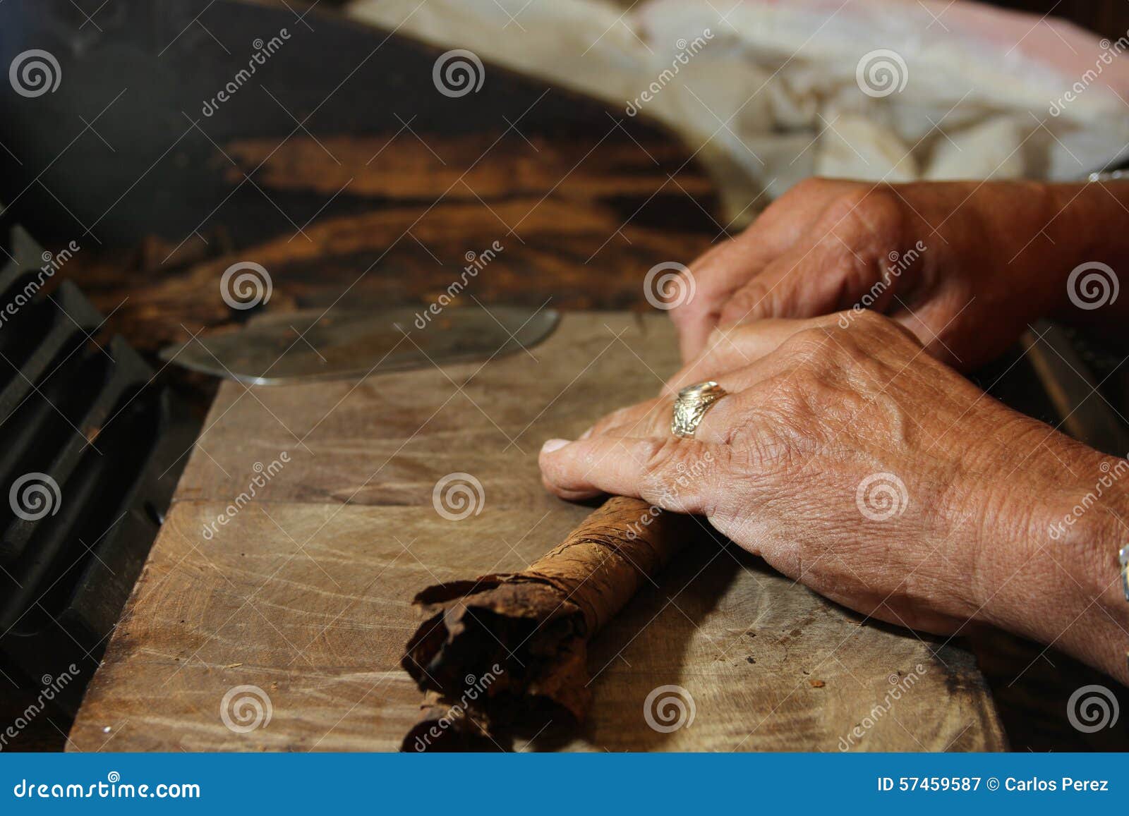Cuban Cigars Crafter S Hands Rolling Raw Cigars Stock Image - Image of ...
