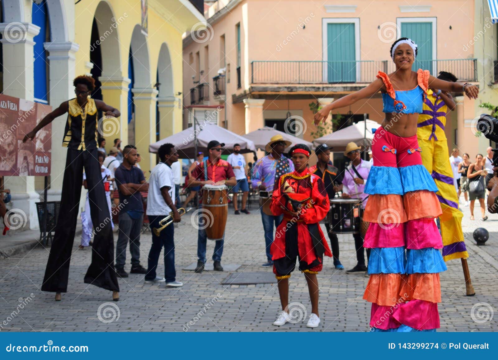 Cuban Life editorial stock image. Image of dance, enjoy - 143299274