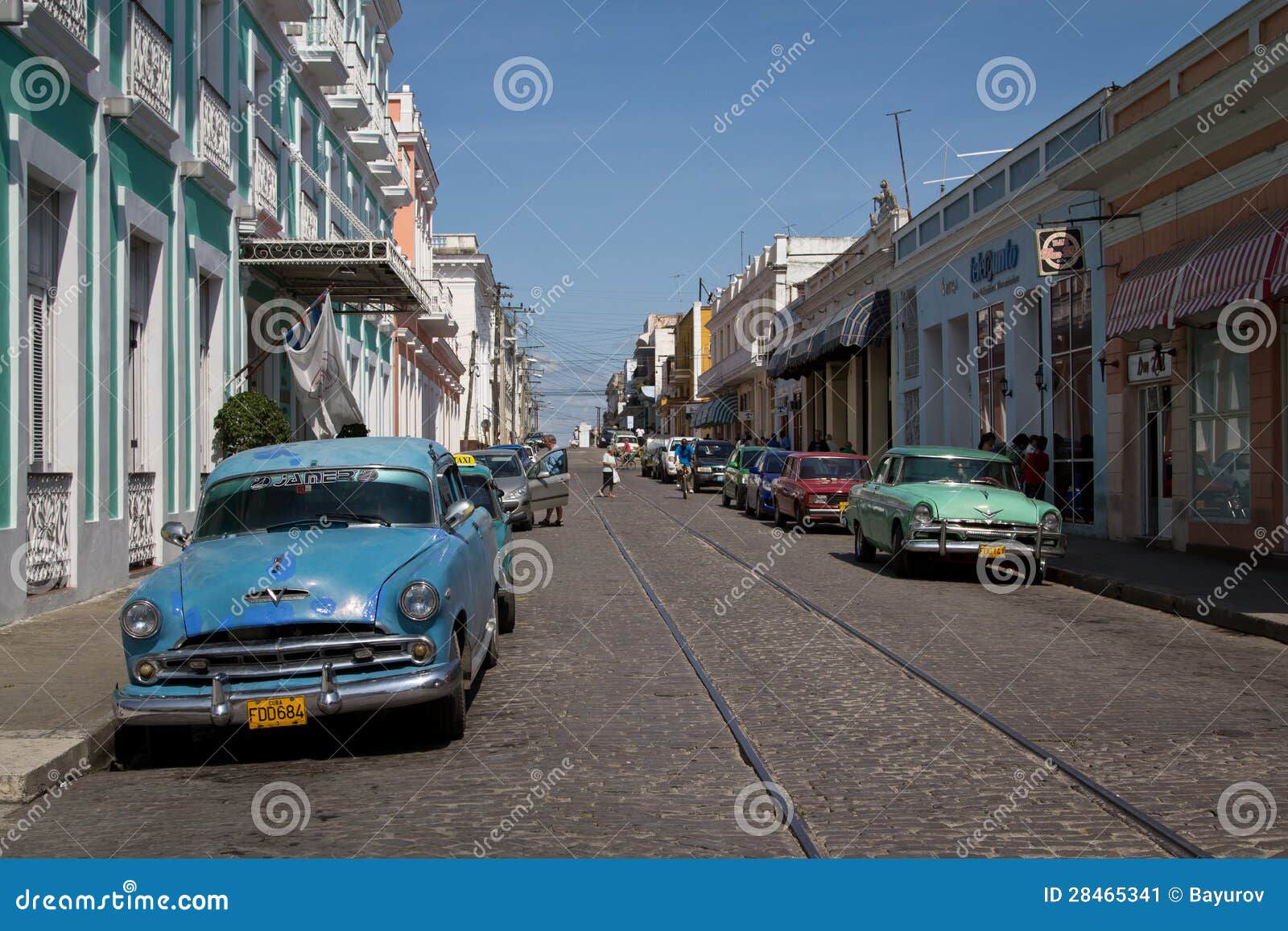 Cuban street editorial photo. Image of city, cuba, street - 28465341