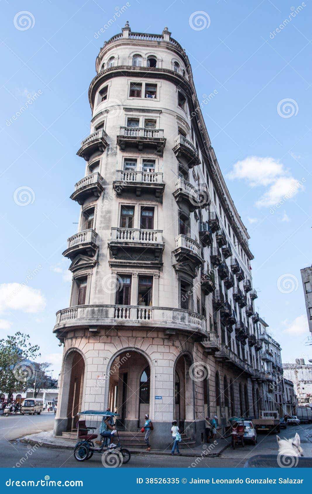 Cuban town editorial image. Image of camaguey, color - 38526335