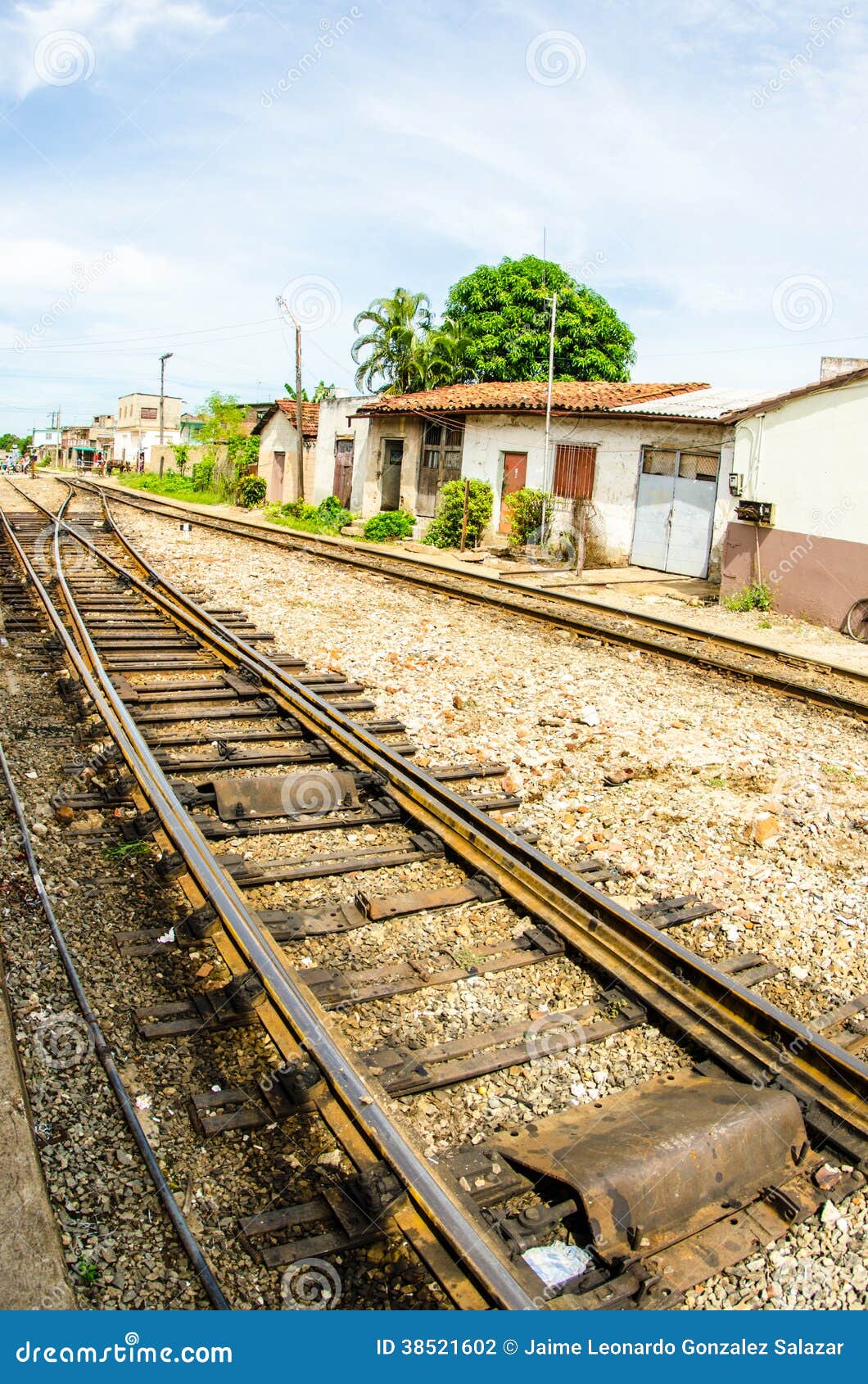 Cuban trains and railroads stock photo. Image of habana - 38521602
