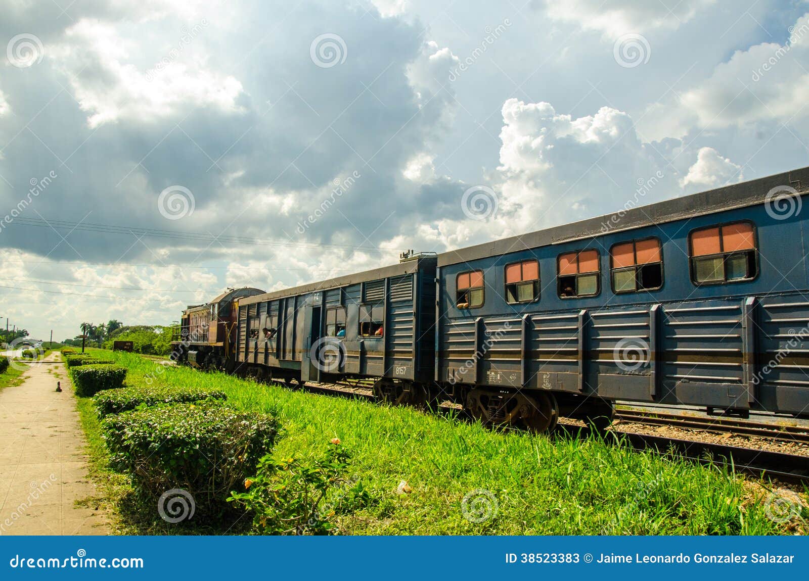 Cuban trains and railroads stock image. Image of island - 38523383