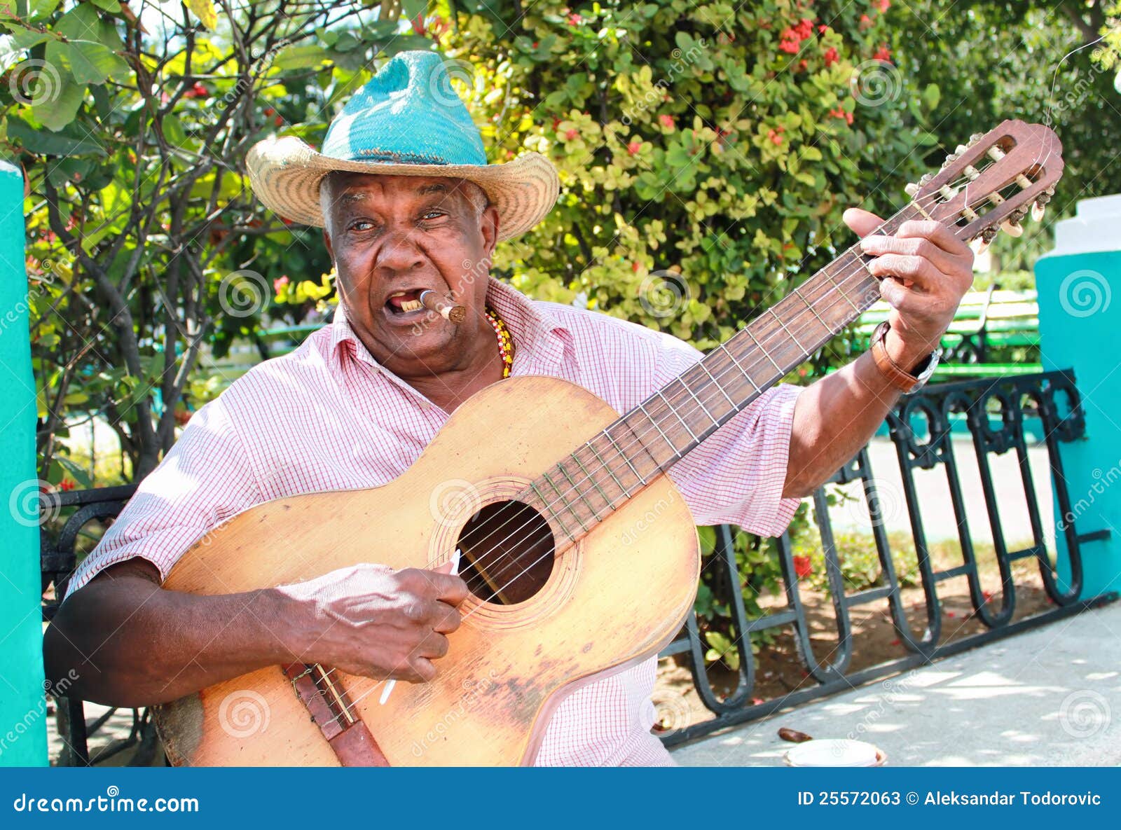 Cubanes Performing Salsa Music Editorial Stock Photo - Image of ethnic ...