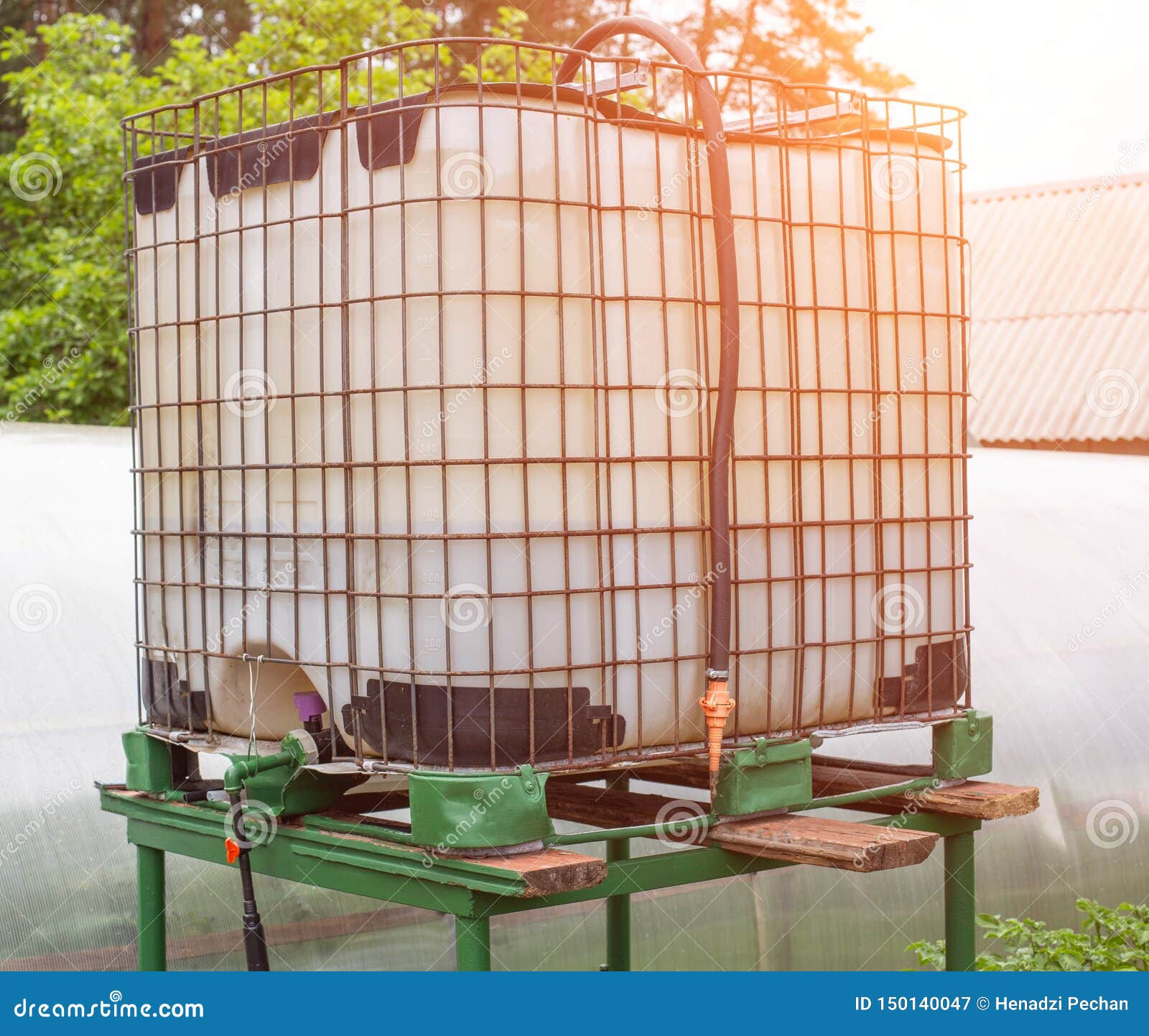 Cube Capacity for Drip Irrigation of Plants in the Garden, Modern Drip ...