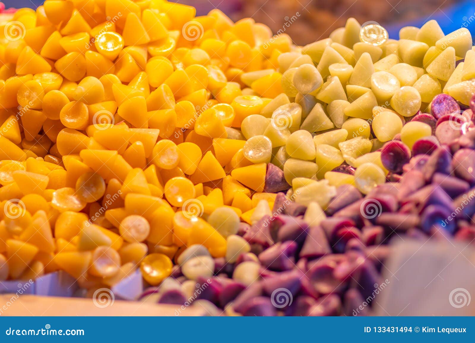 Cuberdons belges photo stock. Image du fermer, pourpré - 133431494