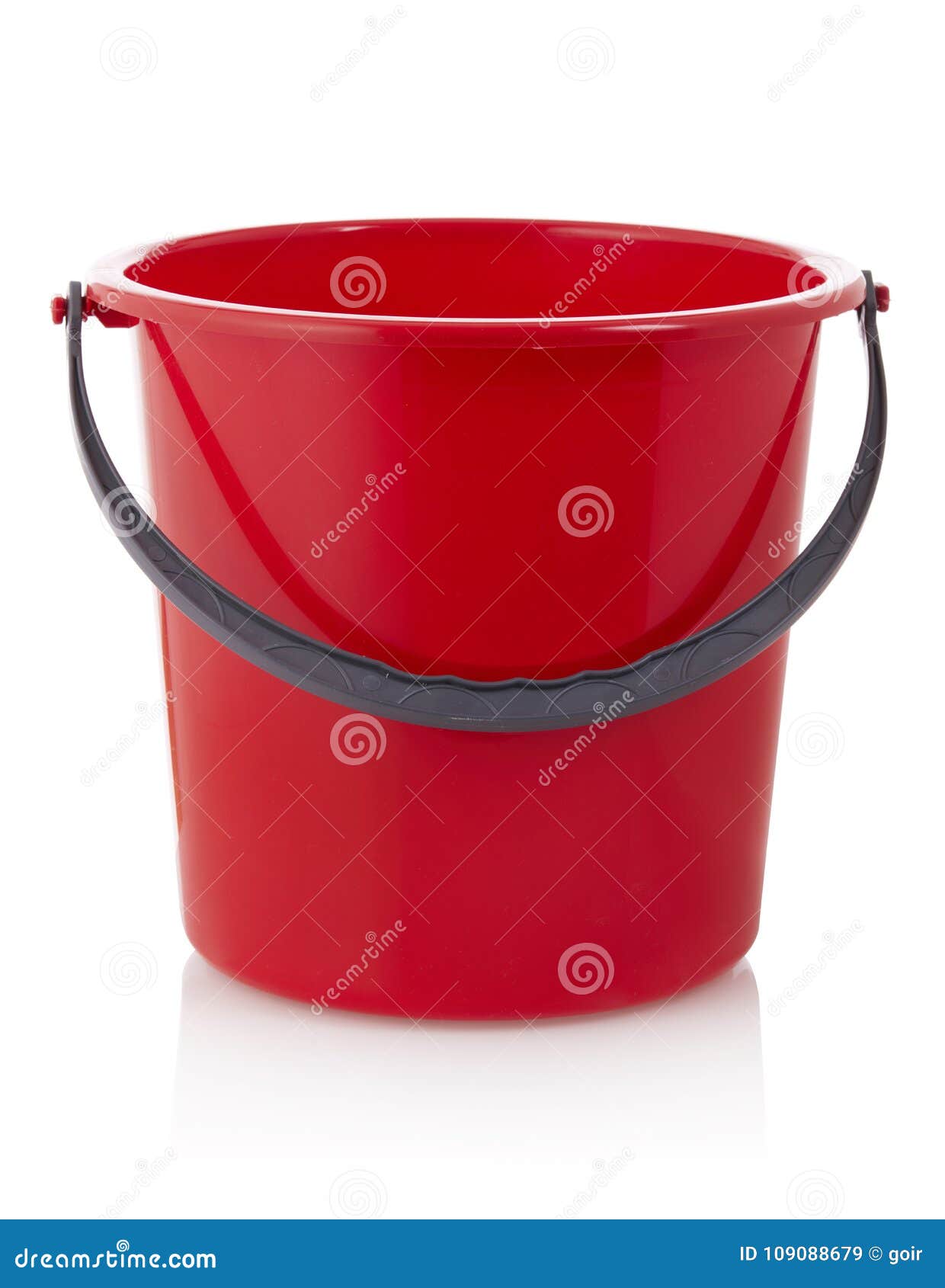 Cubeta imagem de stock. Imagem de recipiente, equipamento - 109088679