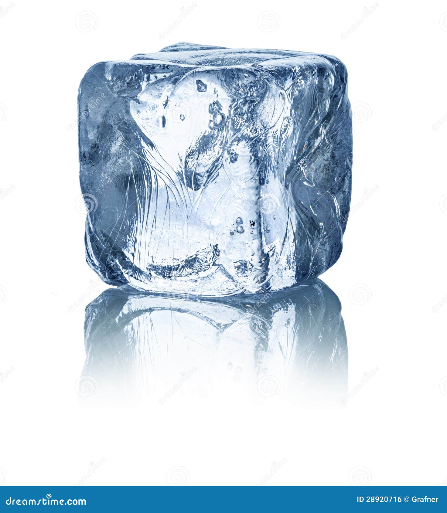Cubetto di ghiaccio fotografia stock. Immagine di estratto - 28920716