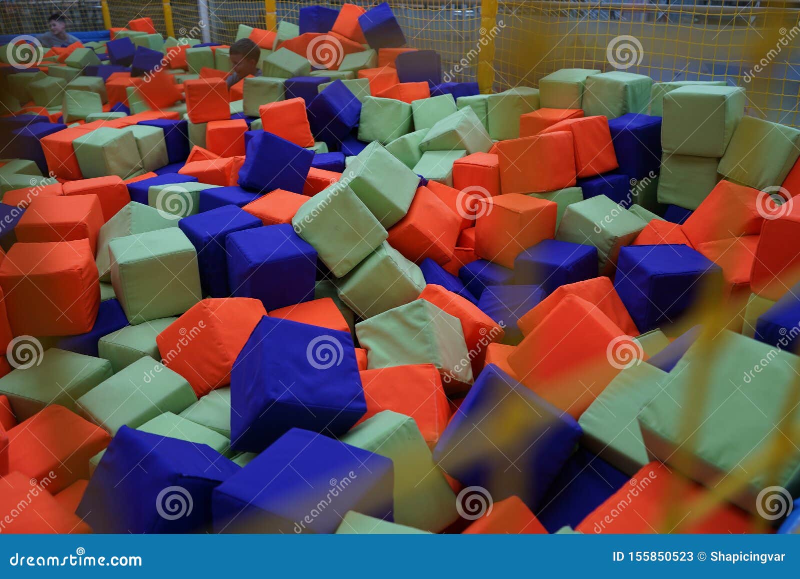 Cubi Multicolori Per Bambini Gioco Per Bambini Cubi Morbidi Colorati Immagine Stock - Immagine ...