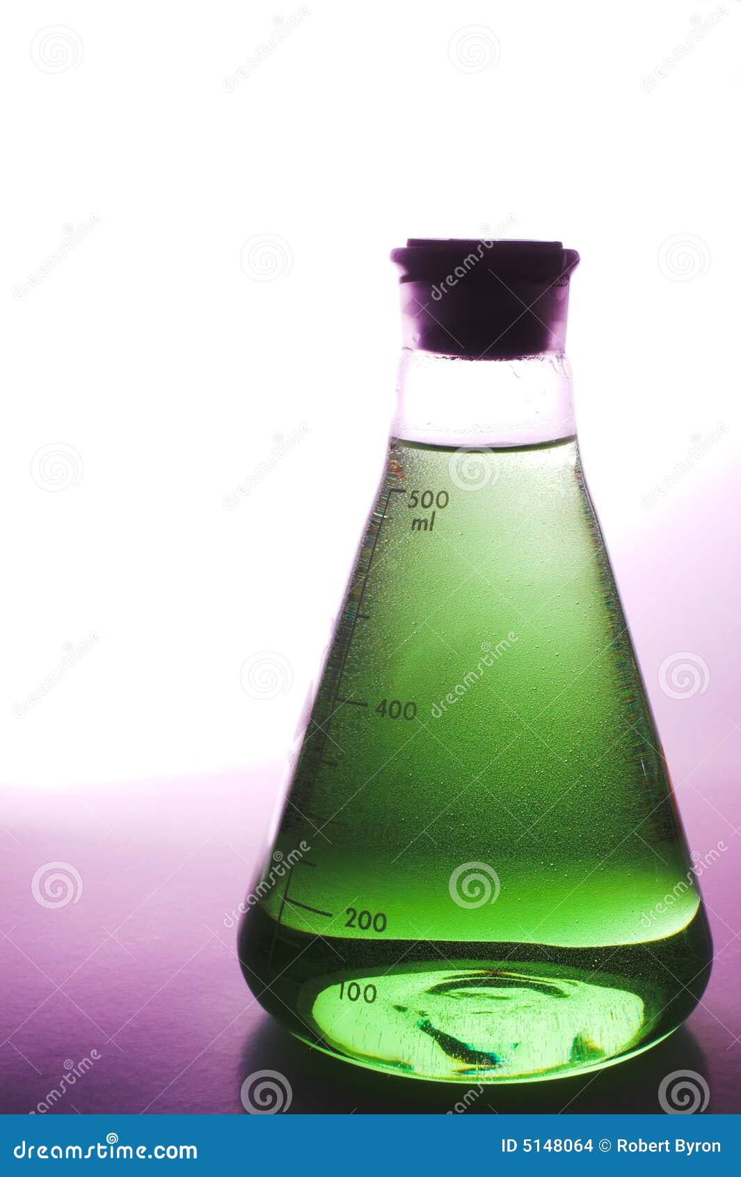 Cubilete del laboratorio foto de archivo. Imagen de frasco - 5148064