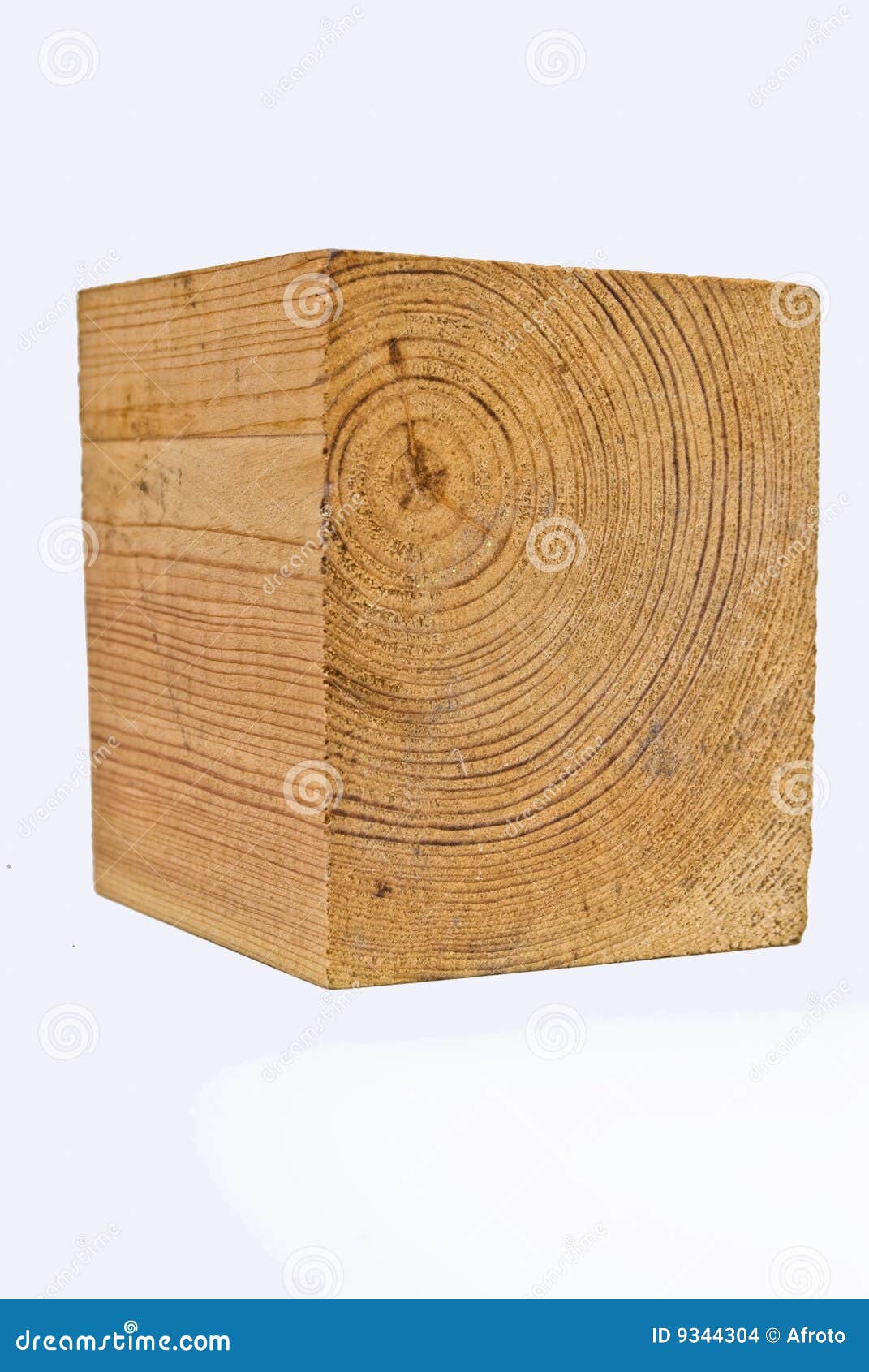 Cubo de madera foto de archivo. Imagen de forma, textura - 9344304