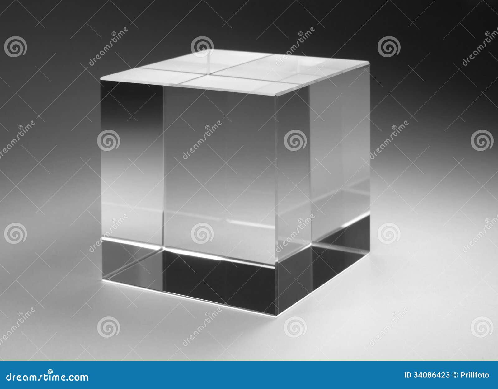 Cubo di vetro solido immagine stock. Immagine di cubo - 34086423