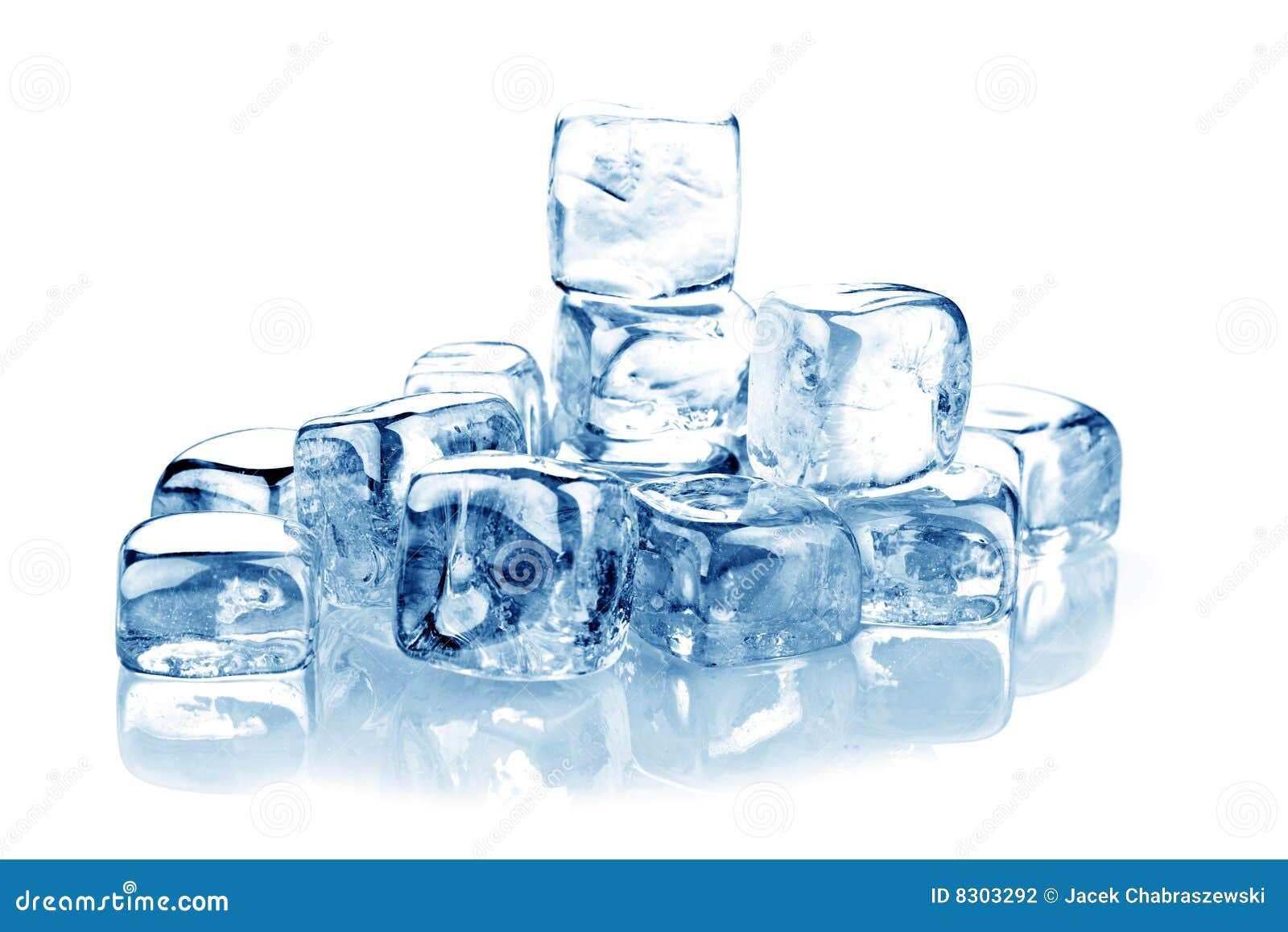 Cubos de gelo foto de stock. Imagem de limpar, cubo, refletir - 8303292