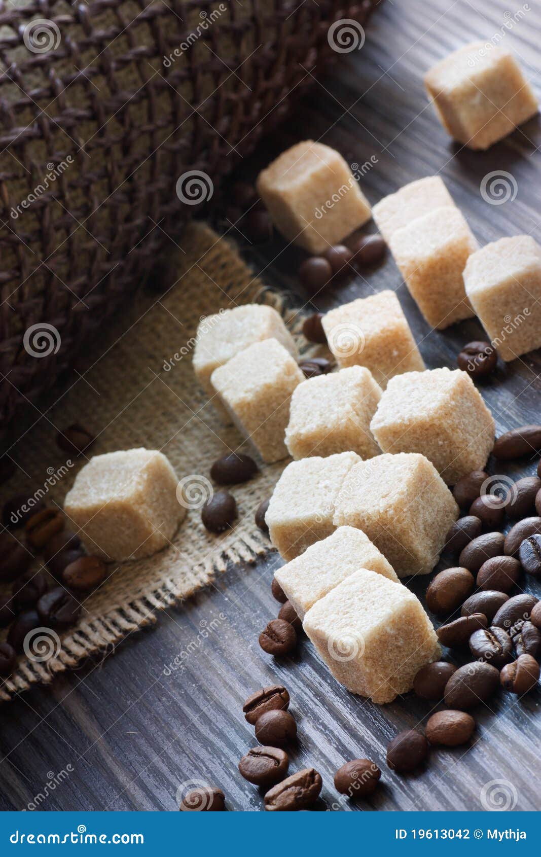 Cubos del azúcar foto de archivo. Imagen de primer, camino - 19613042