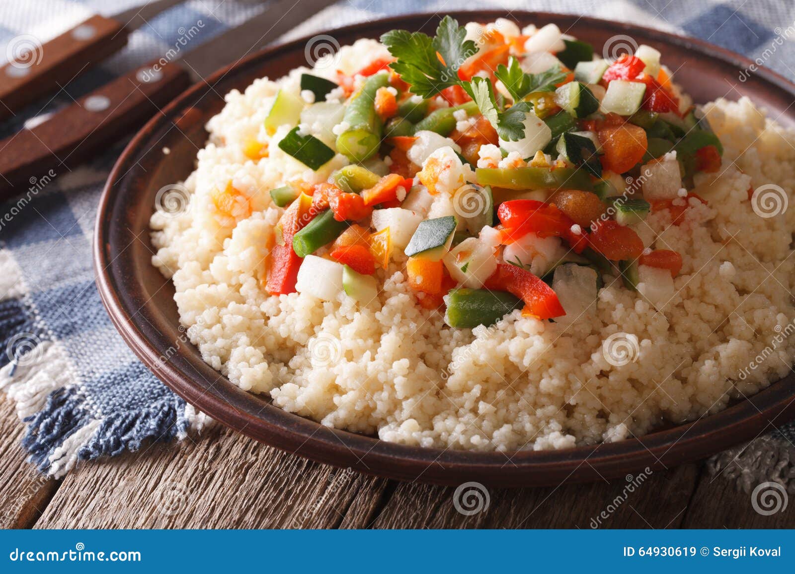 Cucina Araba: Cuscus Con Il Primo Piano Delle Verdure Orizzontale ...
