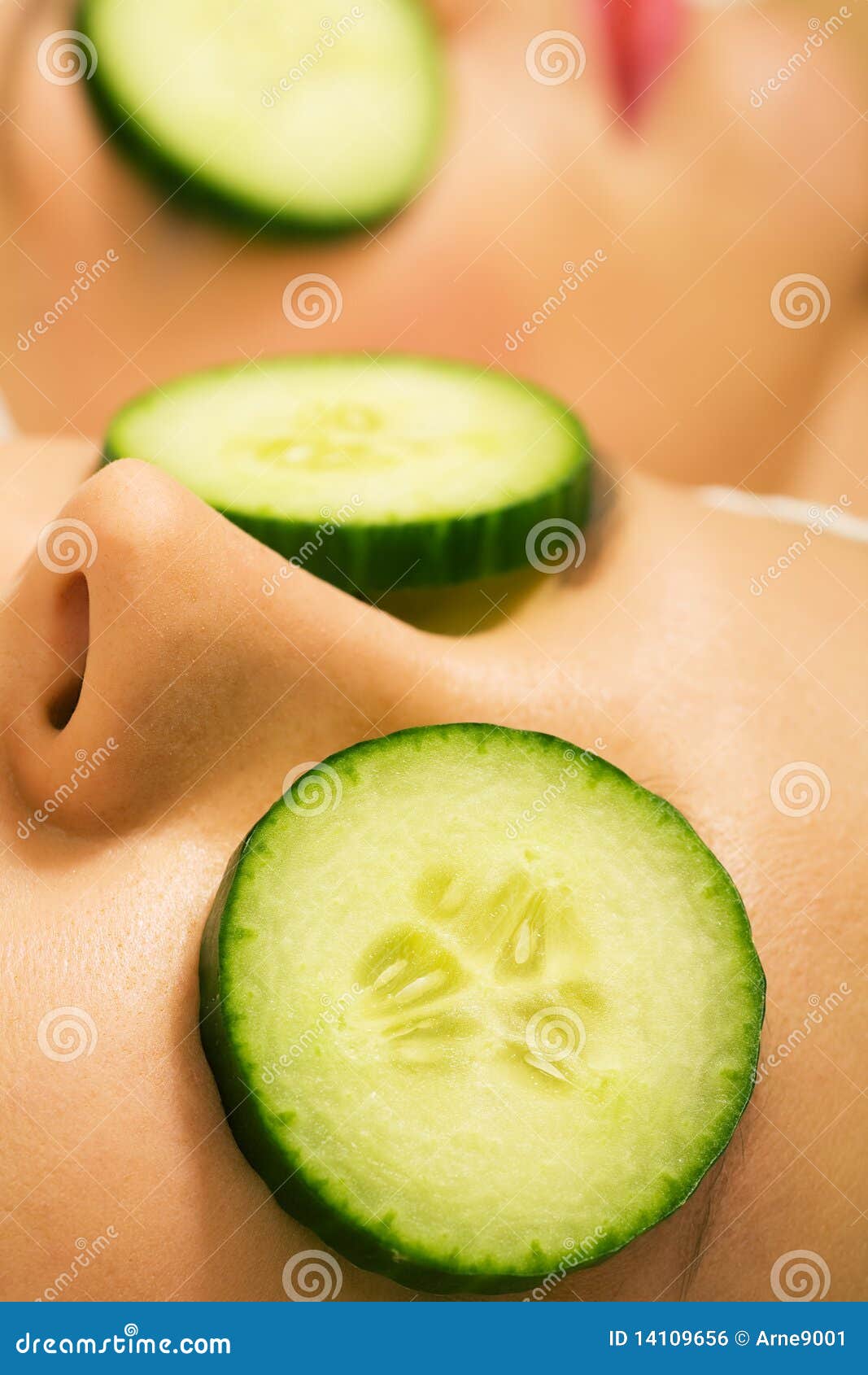 Cucumber Beauty Girls in Spa Stock Photo - Image of fresh, eyes: 14109656
