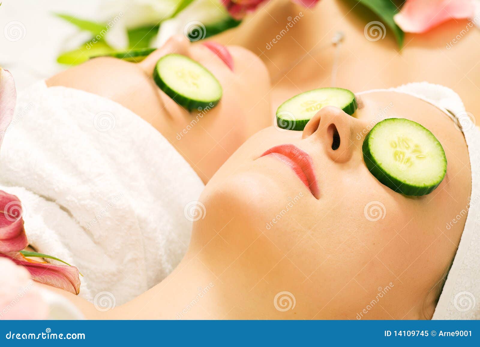 Cucumber Beauty Girls in Spa Stock Image - Image of beauty, girls: 14109745