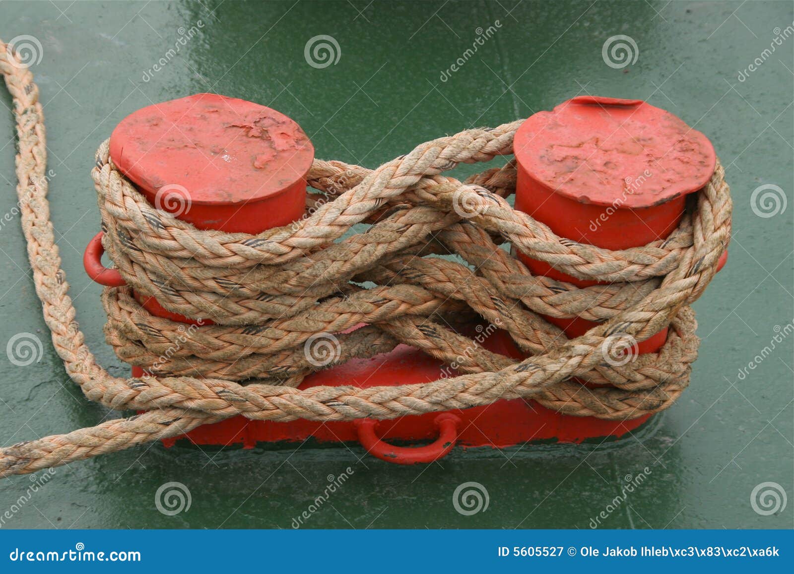 Cuerda de barco fijada imagen de archivo. Imagen de puerto - 5605527