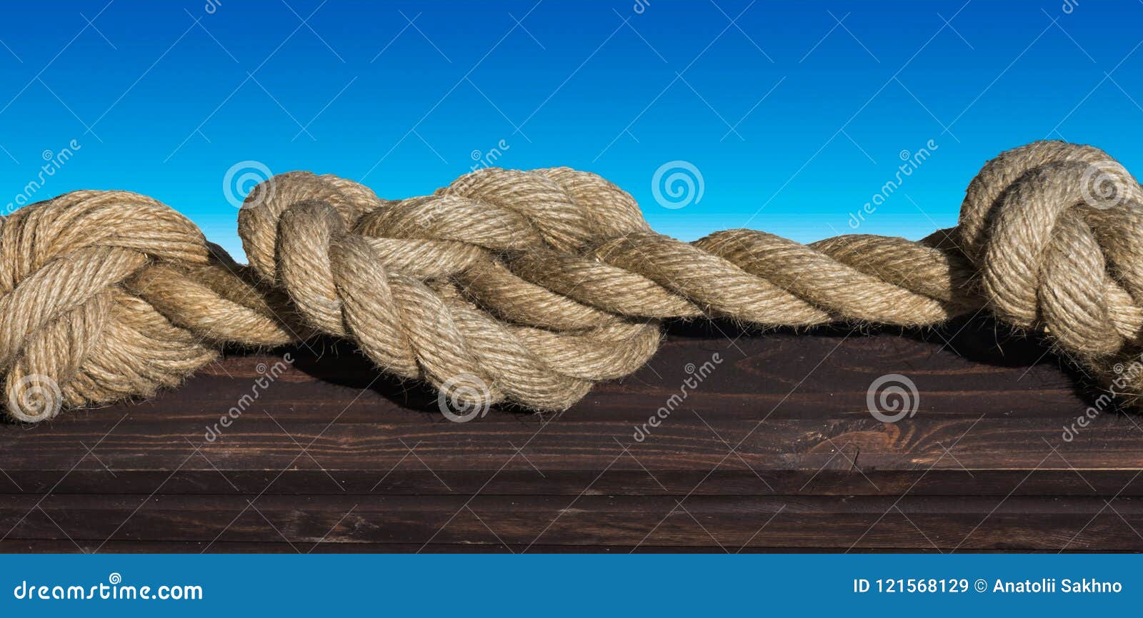 Cuerda Gruesa Con Los Nudos Imagen de archivo - Imagen de cadena ...