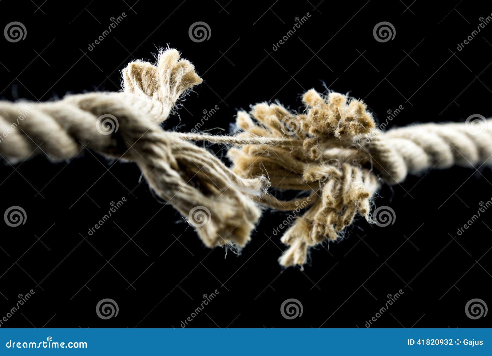 Cuerda Raída Alrededor a Romperse Foto de archivo - Imagen de riesgo ...