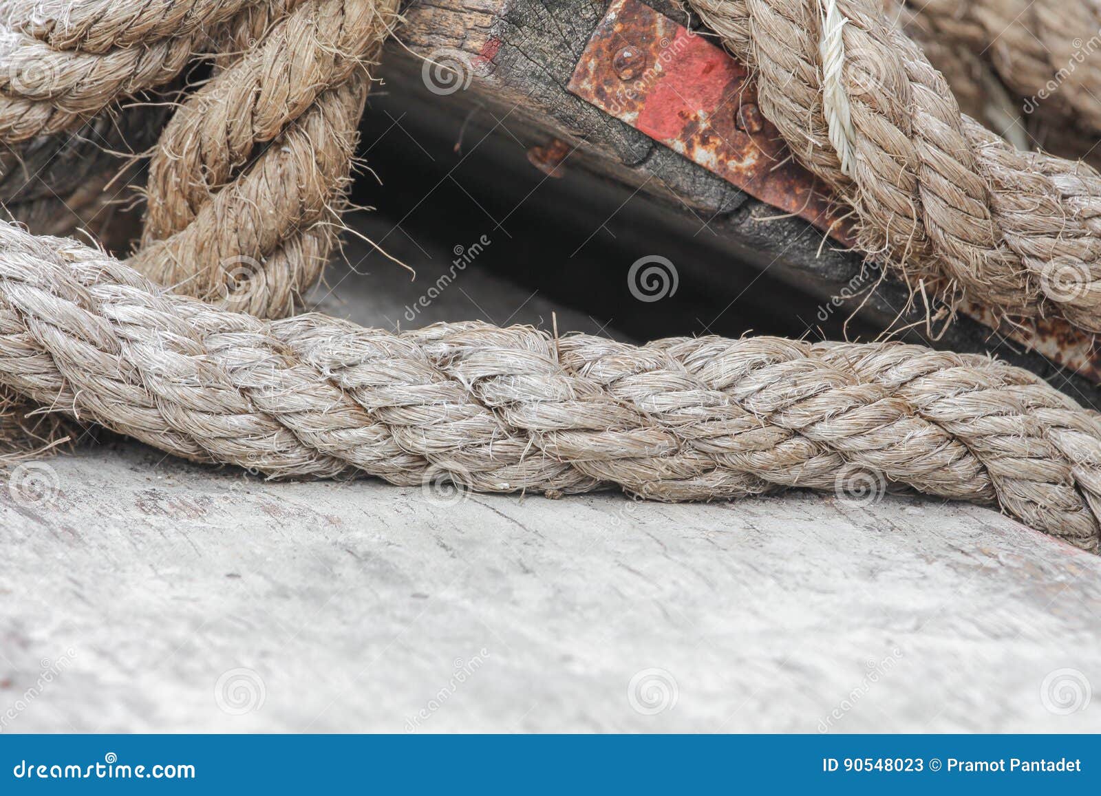 Cuerdas De Barco Del Primer Imagen de archivo - Imagen de trastos ...