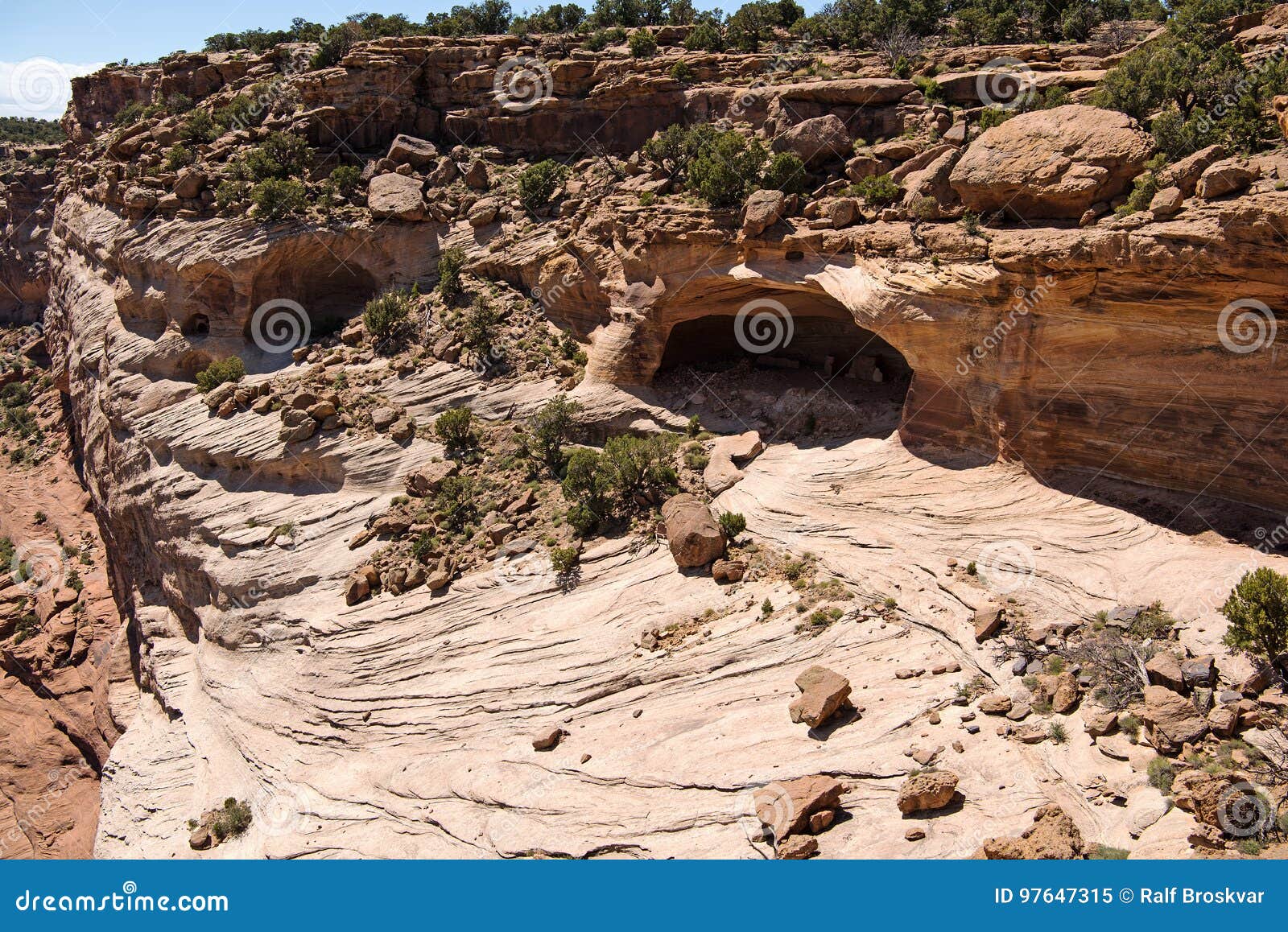 Cueva De La Masacre En Canyon De Chelly Imagen de archivo - Imagen de valle, cubo: 97647315
