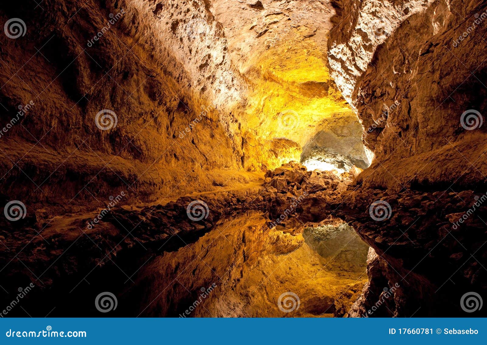 Cueva de los Verdes stock image. Image of caves, yellow - 17660781