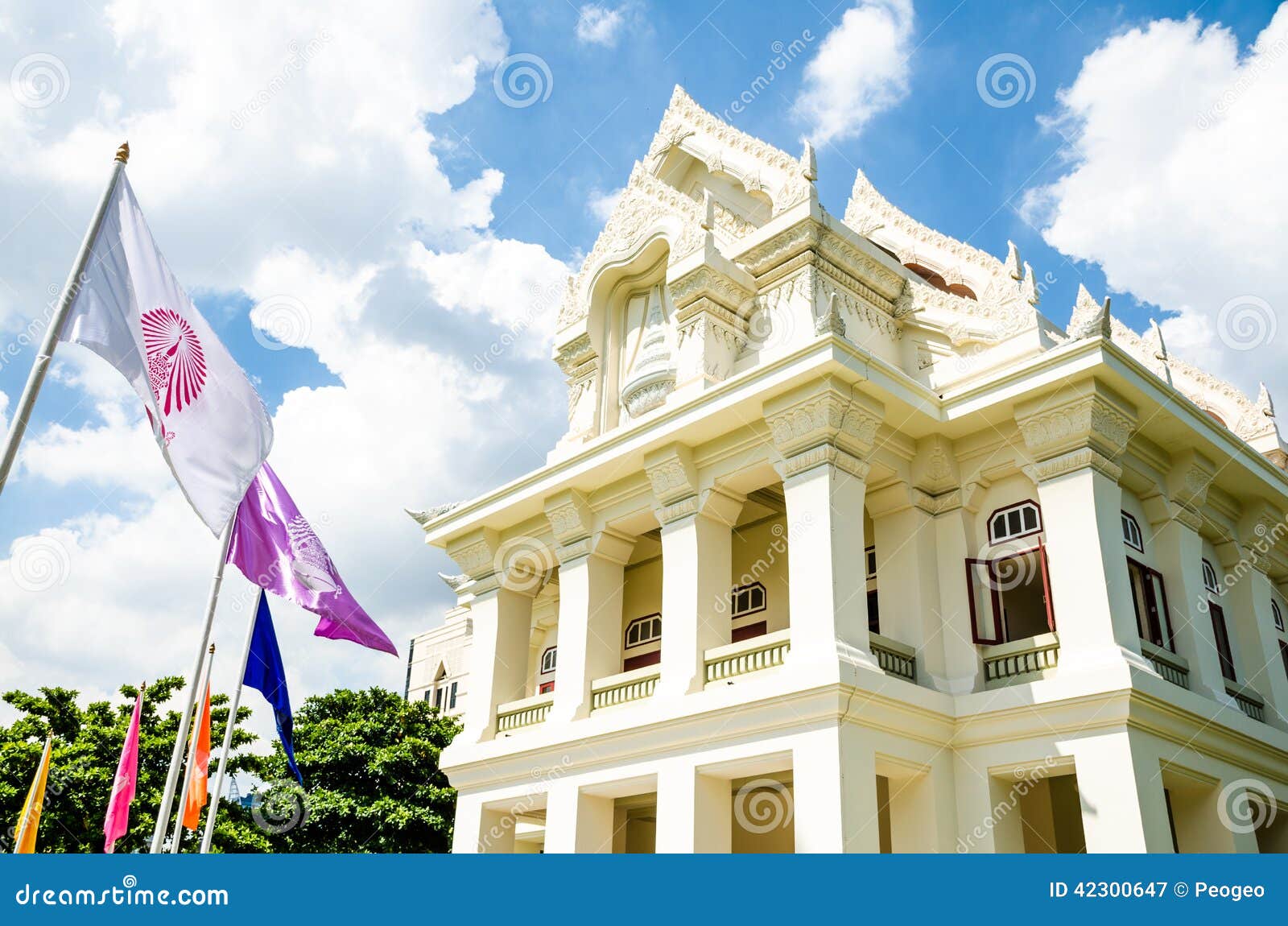 Cula大学 图库摄影片. 图片 包括有 没人, 中心, 目标, 建筑, 中央, 视窗, 拱道, 横向, 庄园 - 42300647