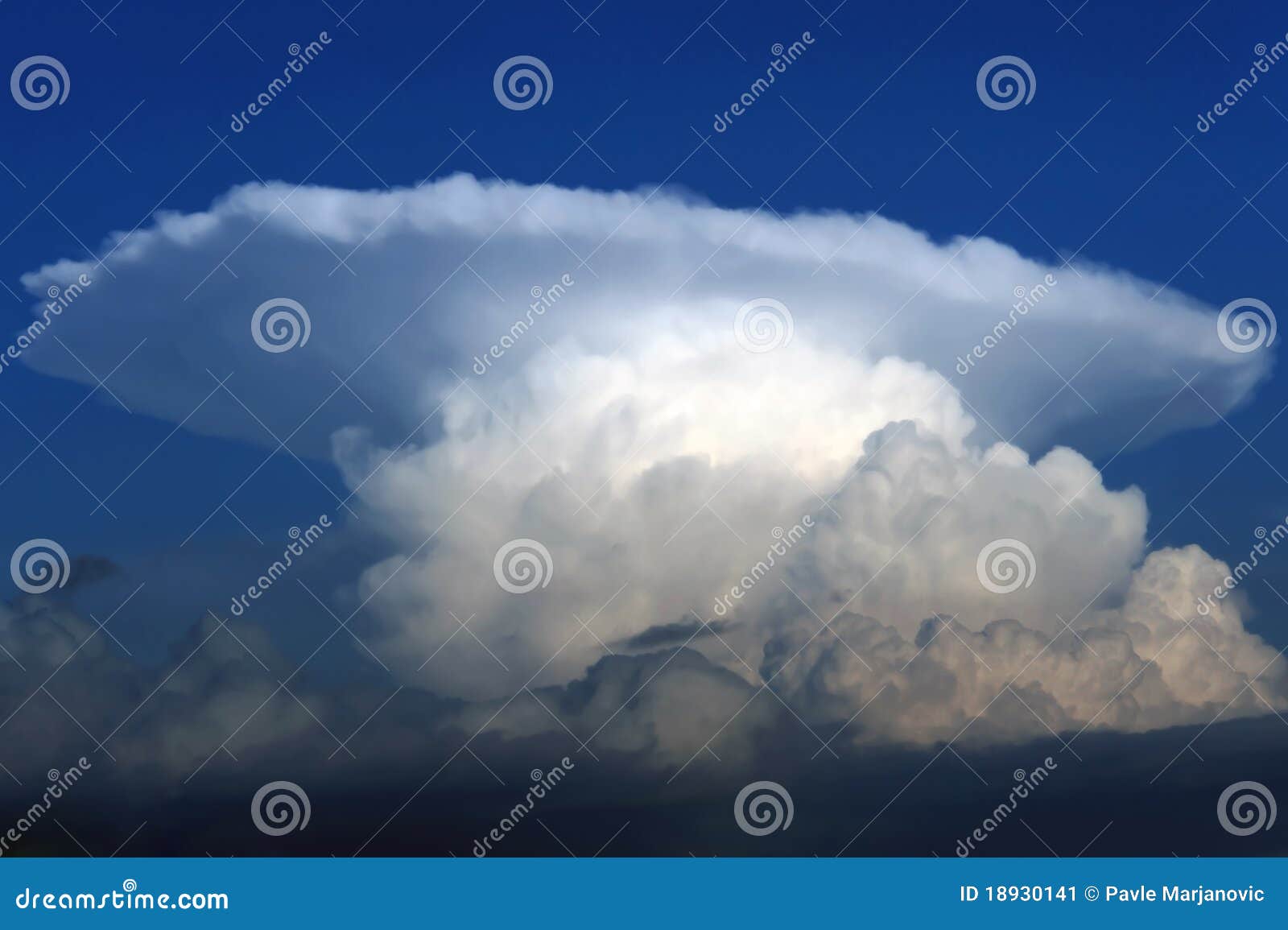 Cumulonimbus Thunderstorm Cloud Stock Image - Image of cumulus, hazard ...